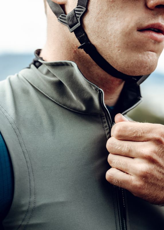 Mens cycling vests & shells: thermal, insulated, wind, reflective • Q36.5